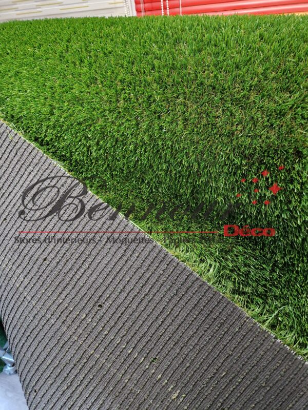 Gazon artificiel épaisseur en Tunisie Pelouse verte réaliste