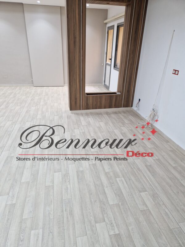 MOQUETTE PVC EFFET BOIS TARKETT REF = 25206010 ; EP = 3 MM - Bennour Déco